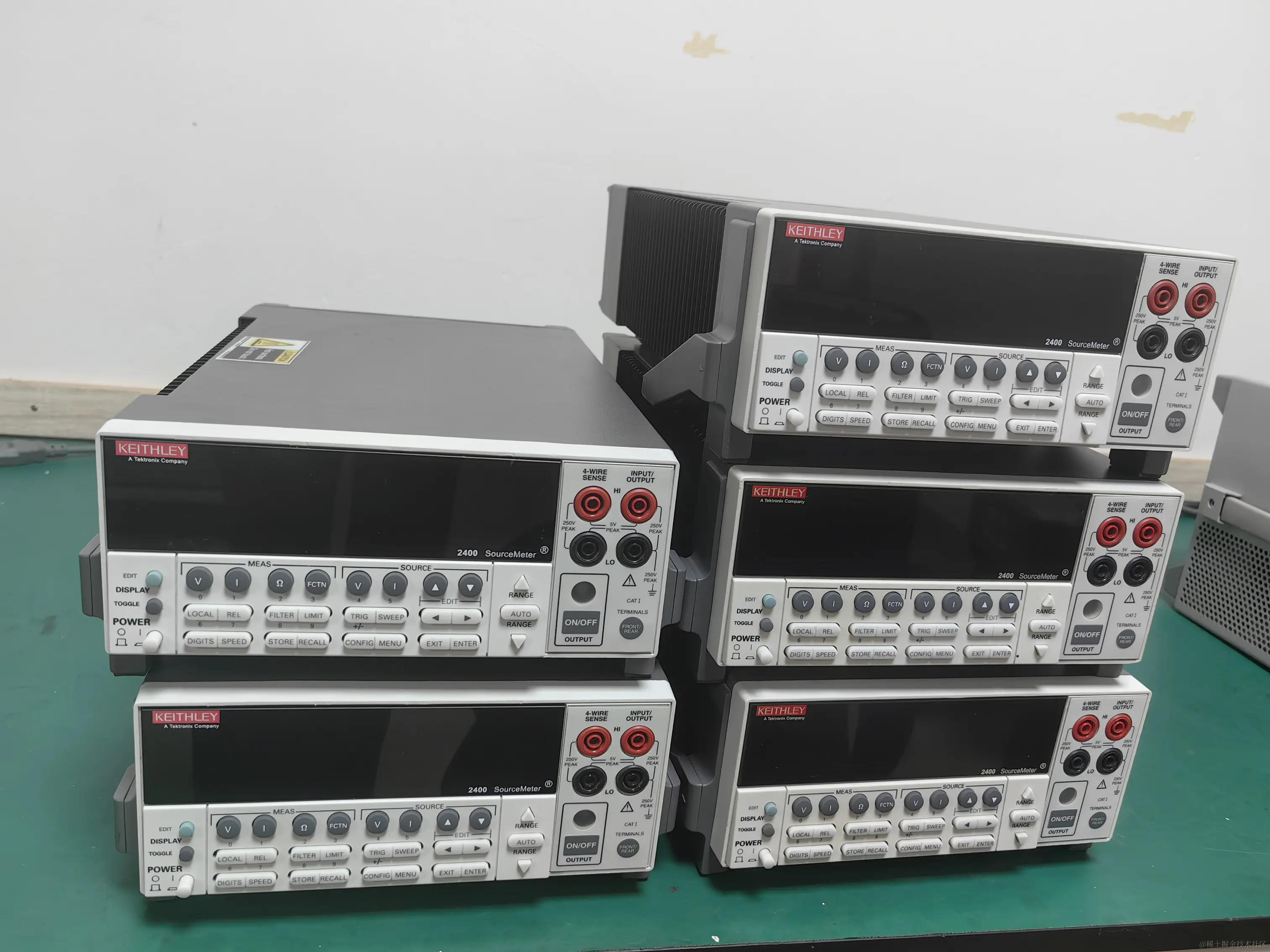 keithley2400数字源表Keithley 2400系列SMU数字源表仪器提供四象限精密电压和电流源/负载， 外加 - 掘金